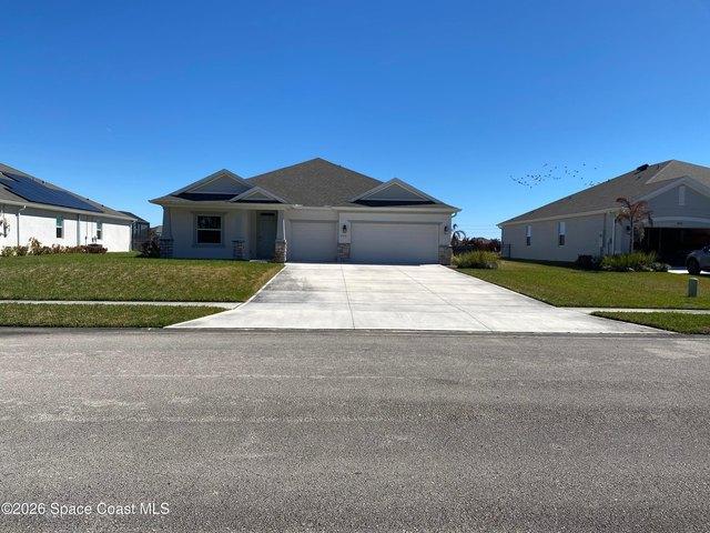 8231 Laguna Cir, Micco, FL 32976