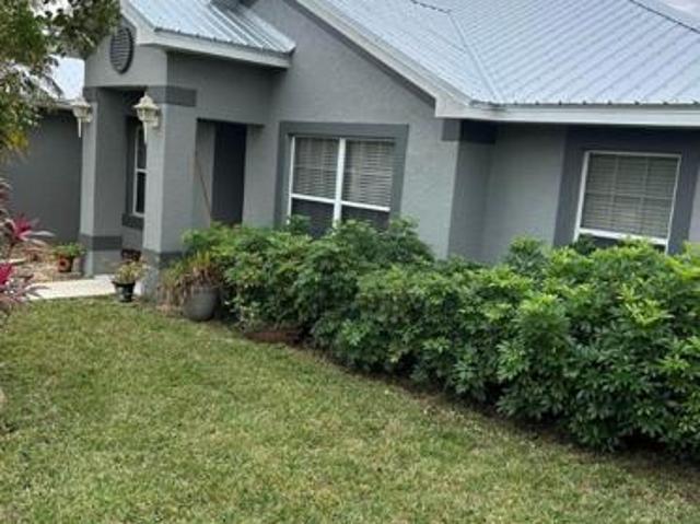 8231 Liriope Loop, Lehigh Acres, FL 33972
