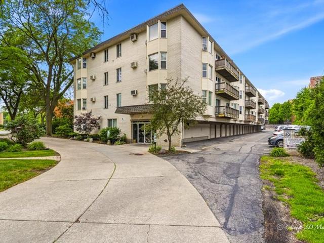 8232 Niles Center Rd Apt 312, Skokie, IL 60077