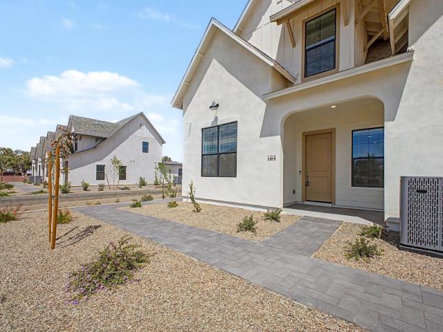 8232 e university drive # 125