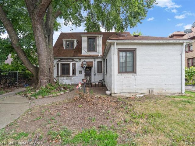 8233 E Outer Drive