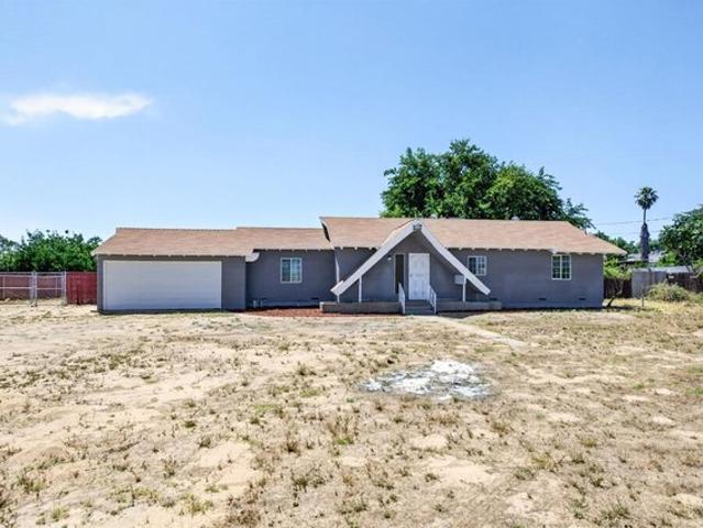 8233 S Elm Ave, Fresno, CA 93706