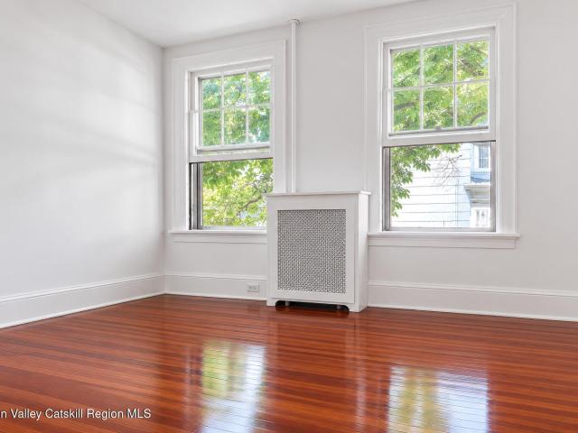 823 Columbia St 2