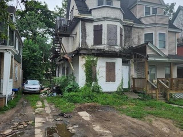 823 Carteret Ave, Trenton, NJ 08618