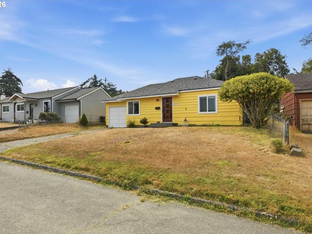823 Arago AVE