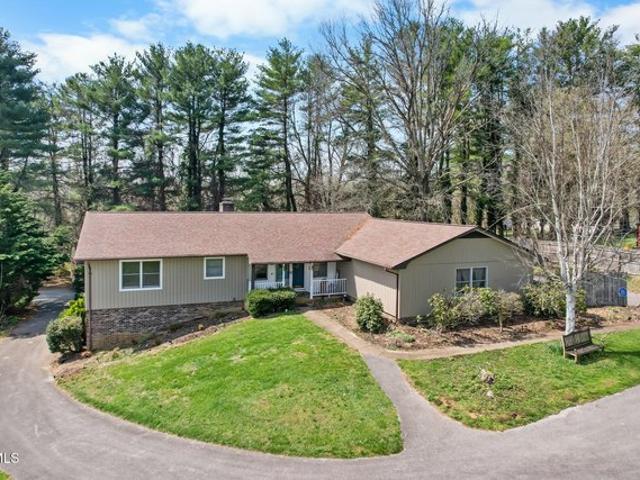 823 Birdie Dr, Abingdon, VA 24211