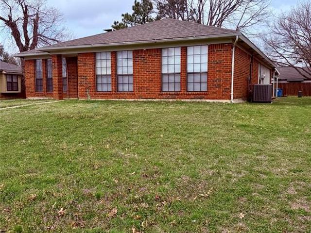 823 Blue Oak Drive