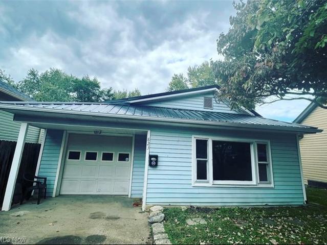 823 Goddard Ave, Zanesville, OH 43701