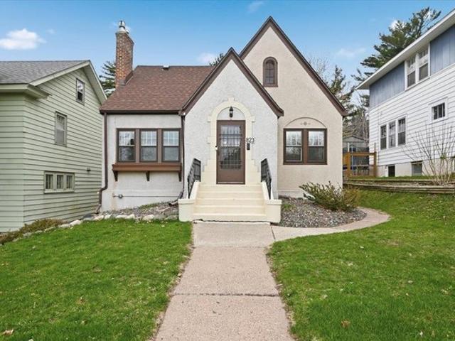 823 Grandview Ave, Duluth, MN 55812