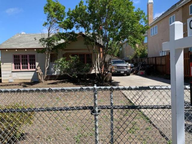 823 Donohoe St, East Palo Alto, CA 94303
