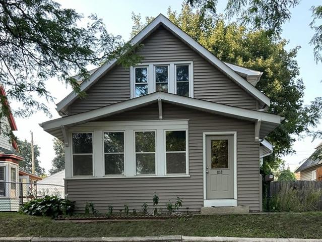 823 Juno Ave, Saint Paul, MN 55102