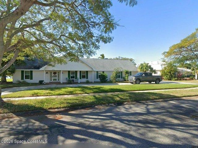 823 Malibu Ln, Indialantic, FL 32903