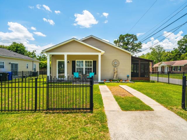 823 Minnie Street