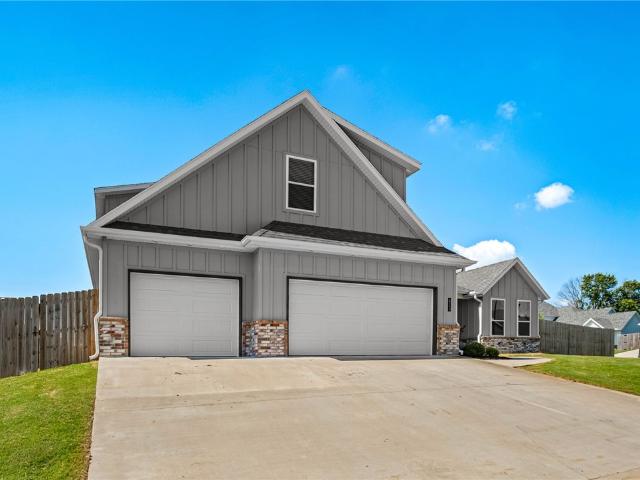 823 Mueller Way