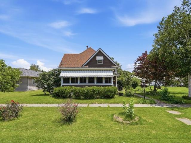823 N A St, Monmouth, IL 61462