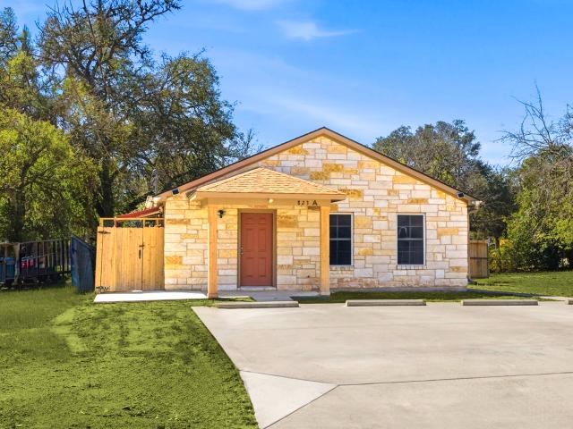 823 N Commerce St, Unit B, Lockhart, TX 78644 | MLS #2684 | Compass