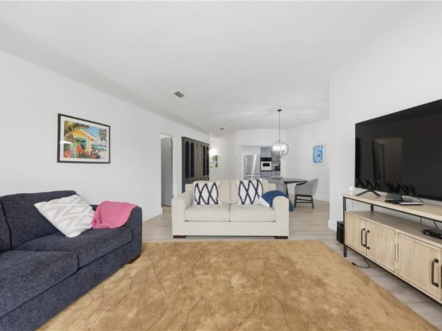823 S Water Street 3F