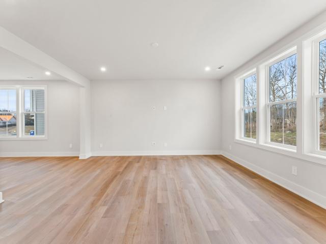 823 Silva Loop