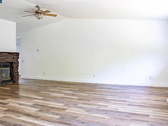 823 Spaniel Dr