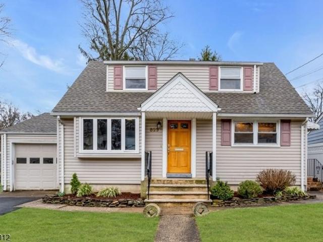 823 Pinewood Rd, Union Twp, NJ 07083