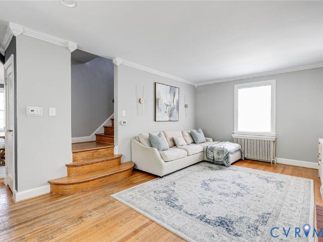 823 W 47th Street