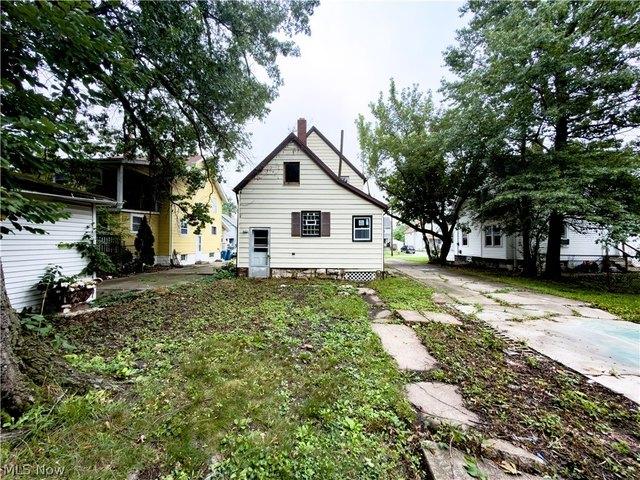 823 W 21st St, Lorain, OH 44052