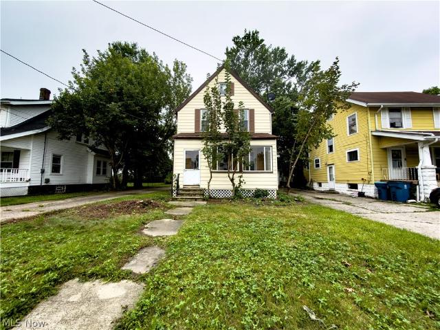 823 W 21st Street