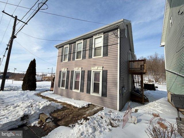 823 W Main St, Waynesboro, PA 17268