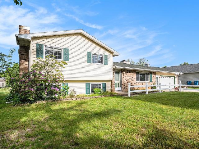 823 W Park Drive