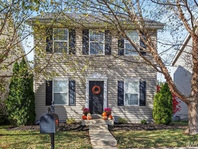 823 Waler Dr, Lake Saint Louis, MO 63367