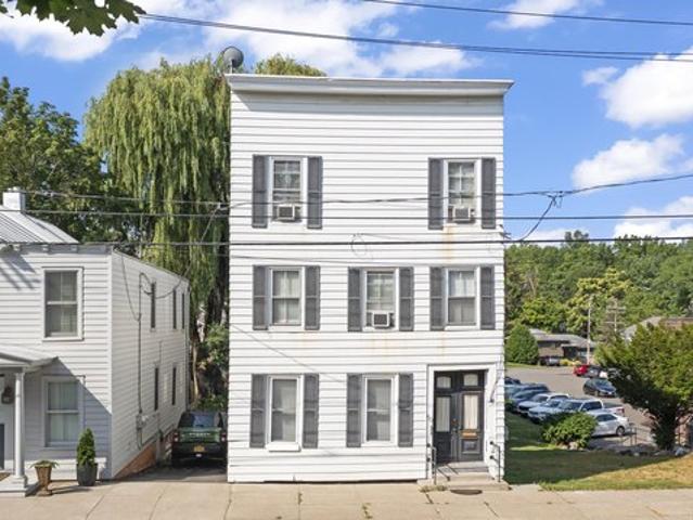 823 Warren St, Hudson, NY 12534