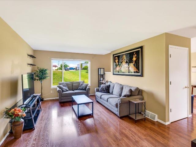 823 Vista Ridge Drive