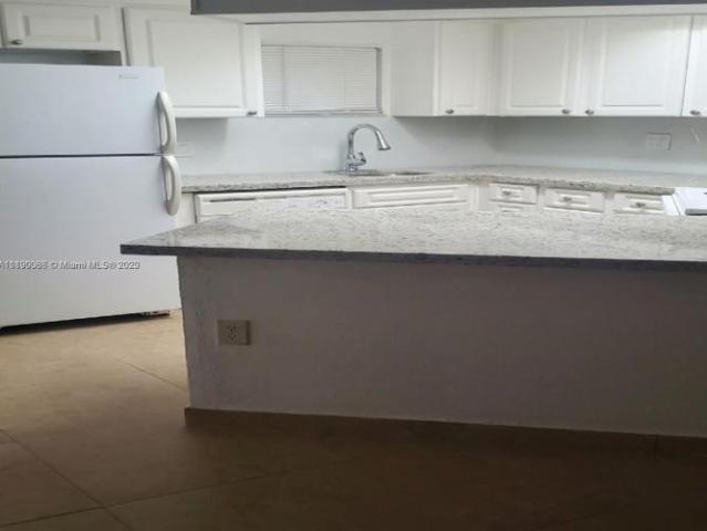 8245 Lake Dr #304 Doral, FL 33166
