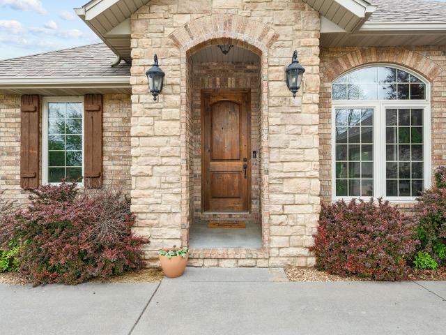 8247 E Farm Road 112