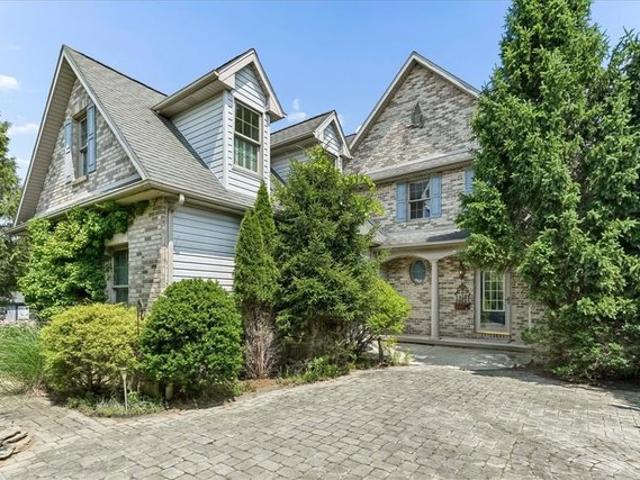 8247 Hensingersville Rd, Lower Macungie Township, PA 18011