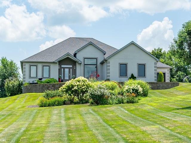 8248 Buchanan Trl, Norwalk, IA 50211