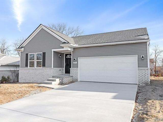 8248 Hugh St, Westland, MI 48185