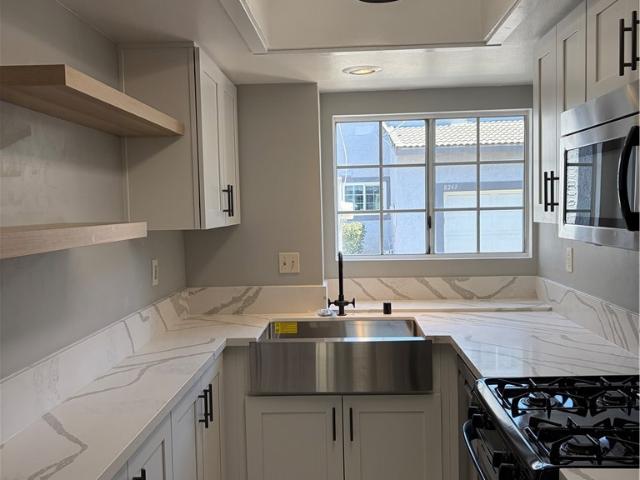 8248 Inglenook