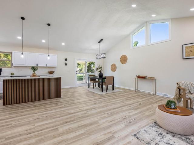 8249 Lakenoll Court