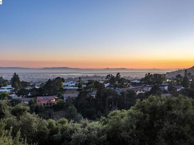8249 Skyline Cir
