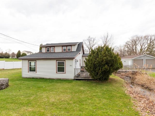 8241 E Seneca