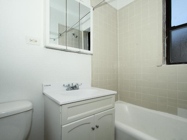8241 S Ellis 2 Bedroom Apartment for Rent at 8241 S Ellis Ave, Chicago, IL 60619 Chatham