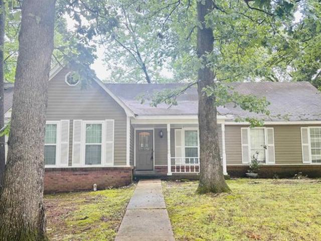 8241 Trinity Rd, Memphis, TN 38018