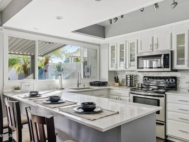 8242 E Orange Blossom Ln, Scottsdale, AZ 85250
