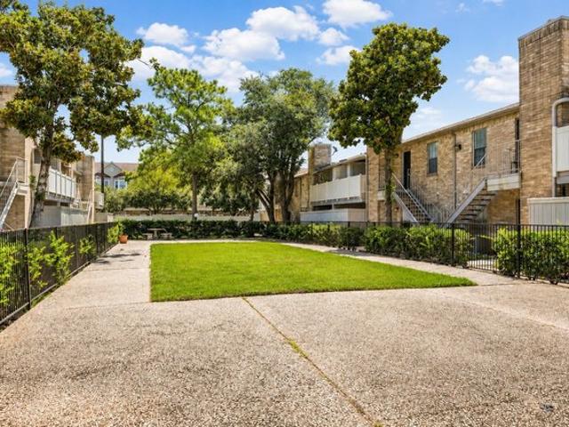 8243 Creekbend Dr Unit 8243, Houston, TX 77071