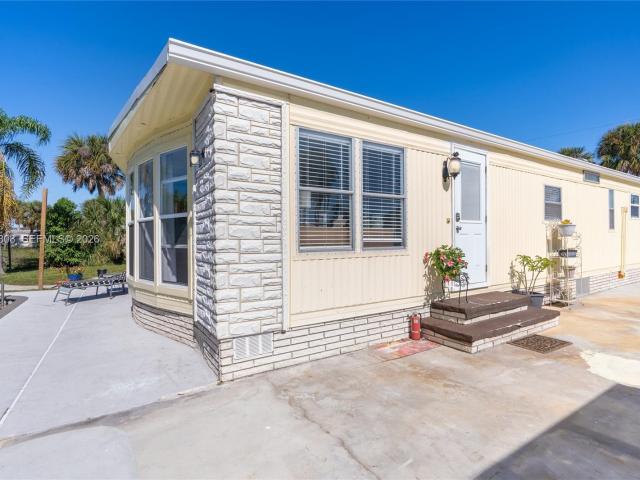 8243 Pinetree Ln, Englewood, FL 34224 | MLS #A11992