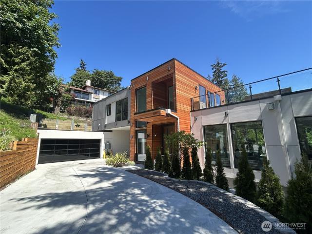 8243 W Mercer Way