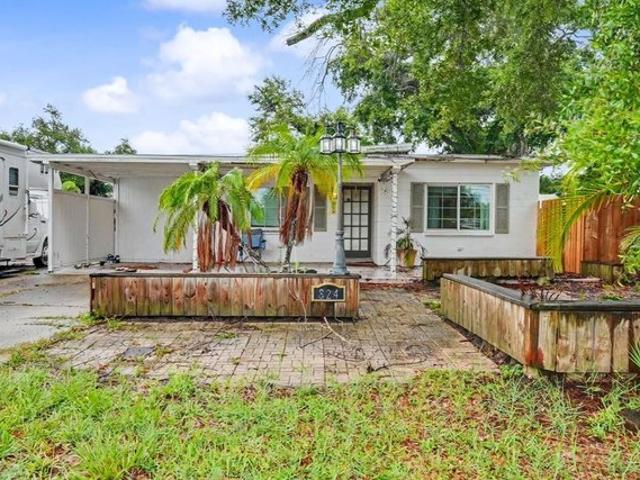 824 67th St S, Saint Petersburg, FL 33707