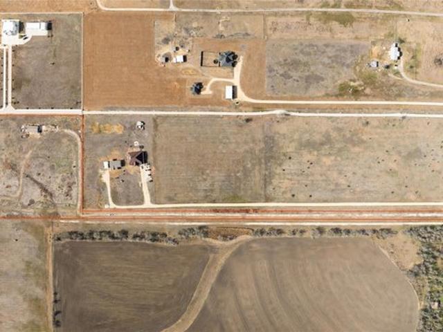 824 County Road 451, Coupland, TX 78615
