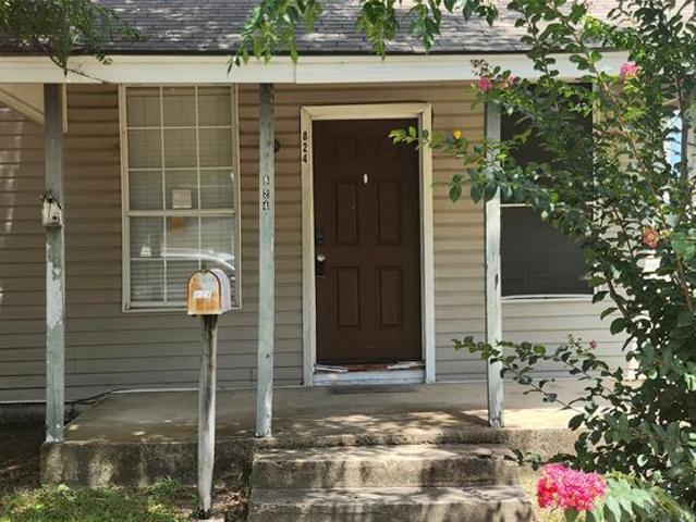 824 Carver Street